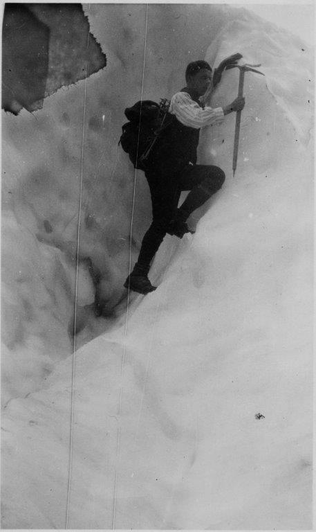 Portait de Frison-Roche - Roger Frison-Roche